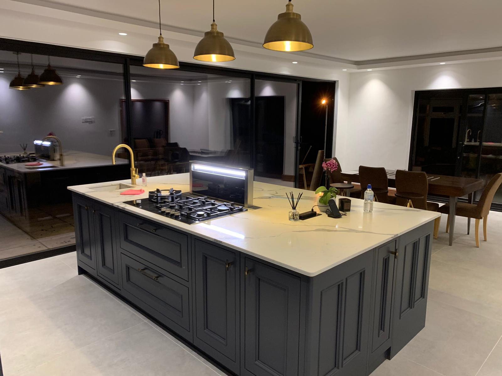 Dark Shaker Kitchen | Net Kitchens Direct