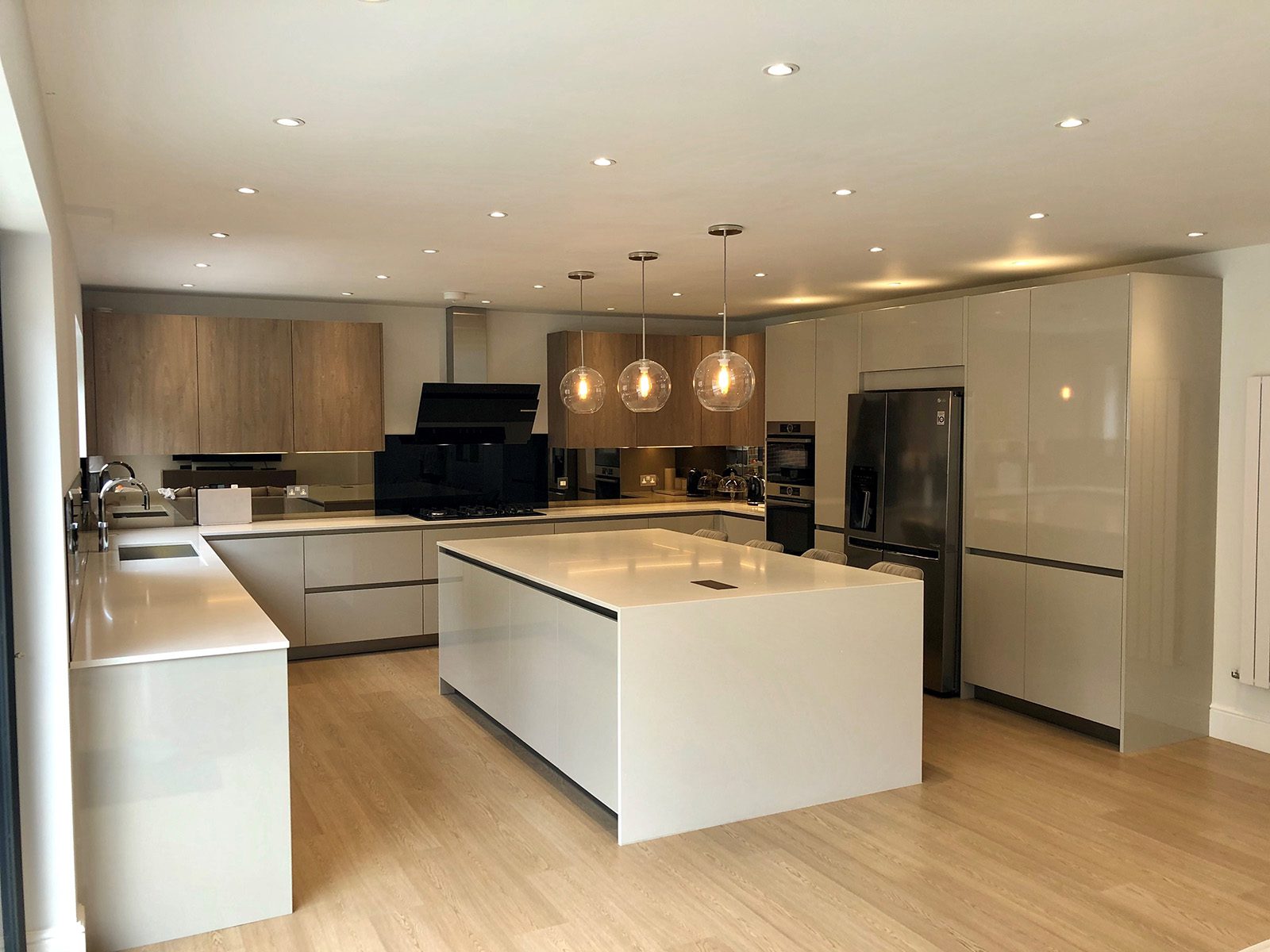 U-Shaped Island Kitchen | Net Kitchens Direct