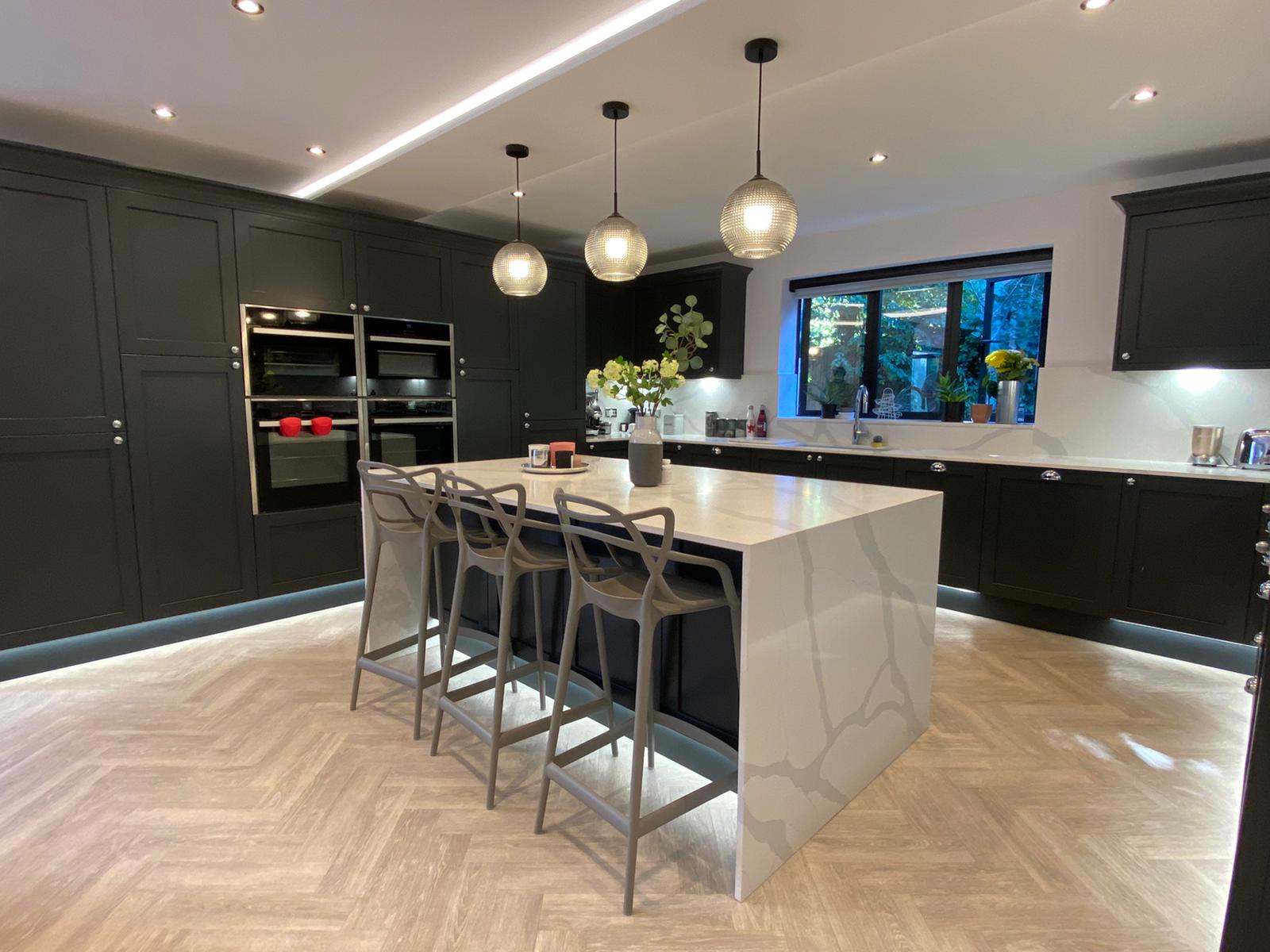 Wood Shaker In Anthracite | Net Kitchens Direct