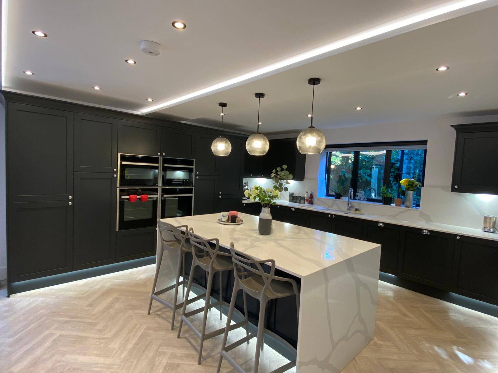 Wood Shaker In Anthracite | Net Kitchens Direct